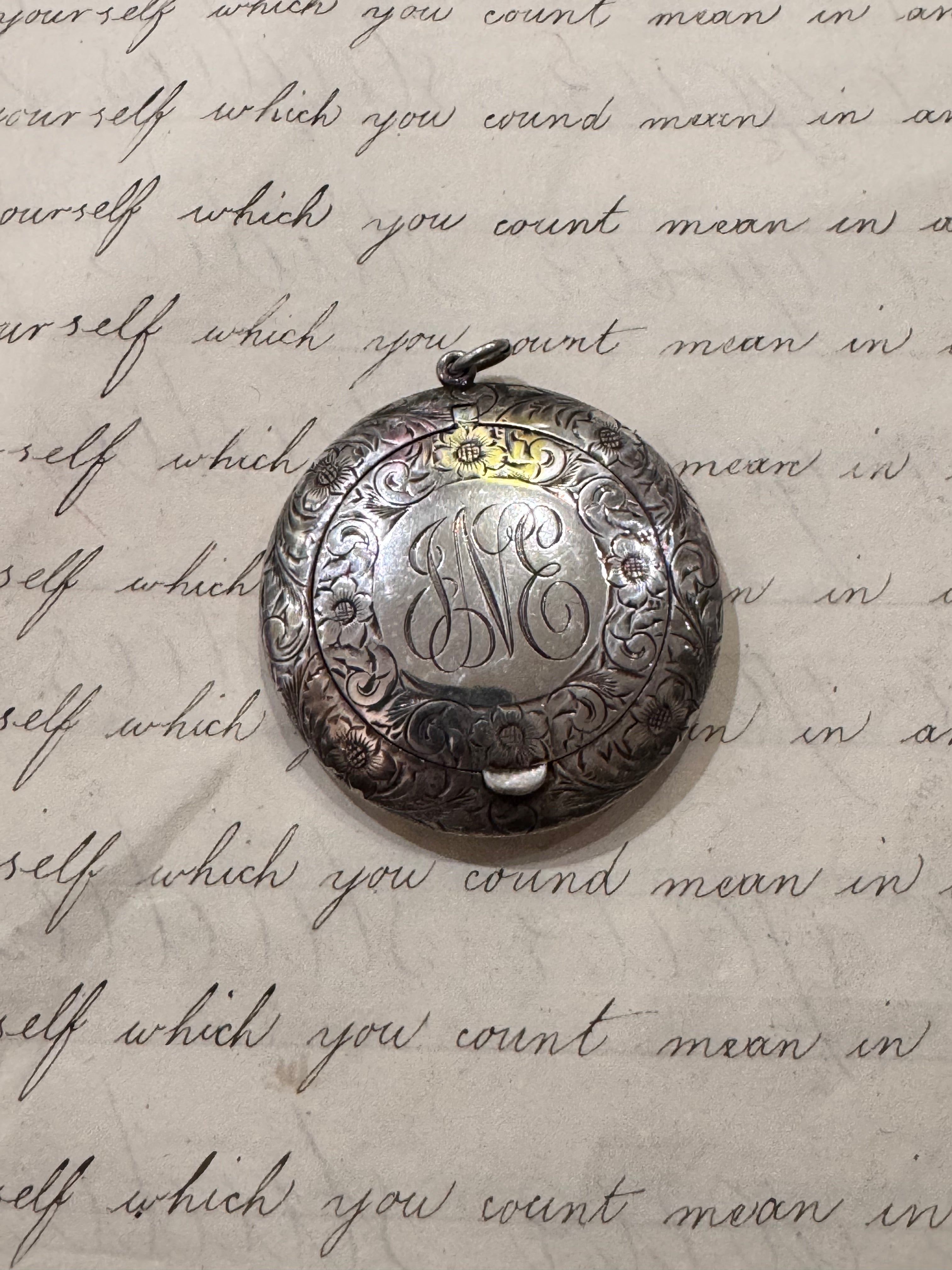 Large Silver Edwardian Round Compact – Jessica Kagan Cushman
